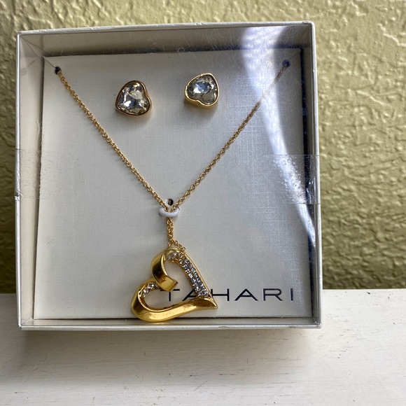 Tahari | Jewelry | Tahari Gold Tone Heart Necklace Earring Set Gift ...